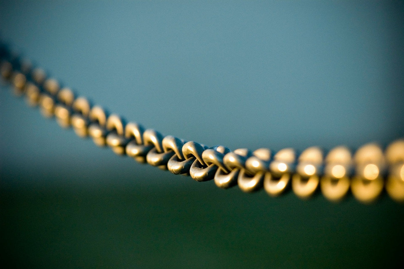 Tips for Layering Thick Cuban Chains in Winter Outfits